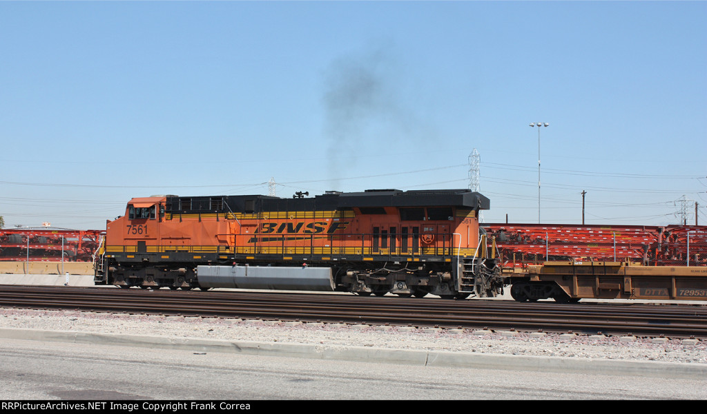 BNSF 7561